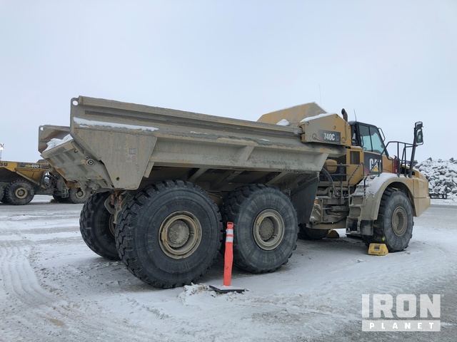2016 Cat 740C EJ Articulated Dump Truck in Gillam, Manitoba, Canada (IronPlanet Item #3255017)
